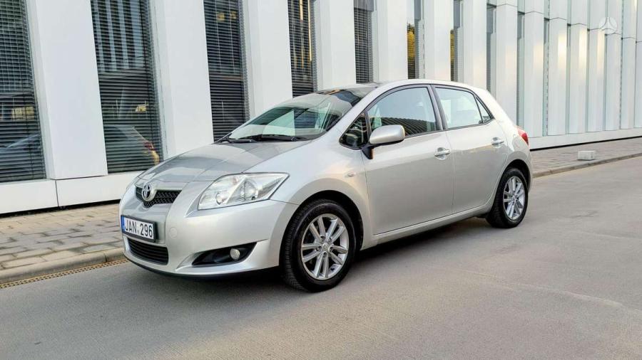 Pelēks Toyota Auris 2009 Viļņa, ar dzinēja tilpumu 1.60 L un nobraukumu 151 tūkst. km par 4750 €, foto 4 vietnē AUTOMOTO.COM.LV