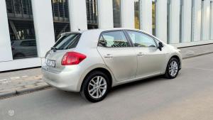 Pelēks Toyota Auris 2009 Viļņa, ar dzinēja tilpumu 1.60 L un nobraukumu 151 tūkst. km par 4750 €, foto 7 vietnē AUTOMOTO.COM.LV