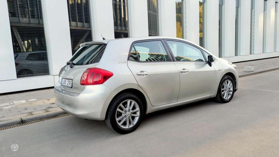 Pelēks Toyota Auris 2009 Viļņa, ar dzinēja tilpumu 1.60 L un nobraukumu 151 tūkst. km par 4750 €, foto 7 vietnē AUTOMOTO.COM.LV
