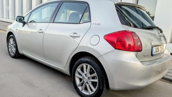 Grey Toyota Auris 2009 in Vilnius, with an engine capacity of 1.60 L and mileage of 151 thousand km for 4750 €, photo 7 on AUTOMOTO.COM.LV