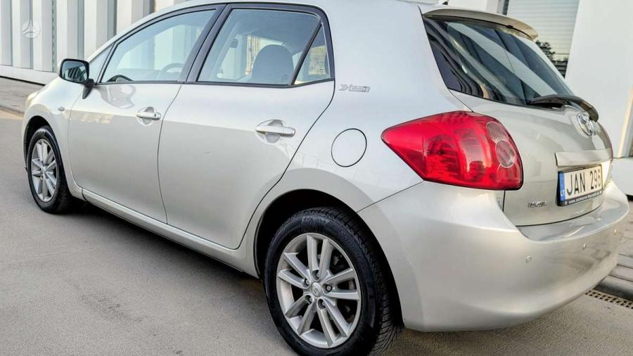 Pelēks Toyota Auris 2009 Viļņa, ar dzinēja tilpumu 1.60 L un nobraukumu 151 tūkst. km par 4750 €, foto 8 vietnē AUTOMOTO.COM.LV