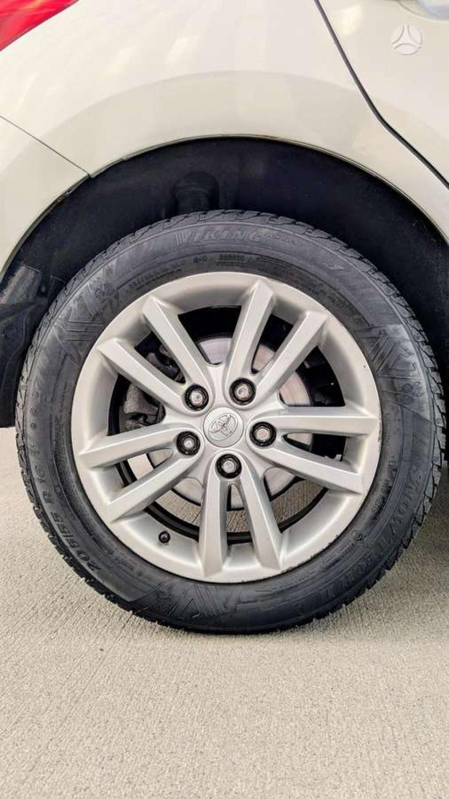 Pelēks Toyota Auris 2009 Viļņa, ar dzinēja tilpumu 1.60 L un nobraukumu 151 tūkst. km par 4750 €, foto 17 vietnē AUTOMOTO.COM.LV