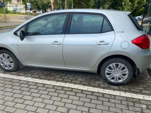 Grey Toyota Auris 2009 in Vilnius, with an engine capacity of 2.00 L and mileage of 290 thousand km for 2800 €, photo  on AUTOMOTO.COM.LV