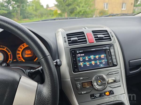 Grey Toyota Auris 2009 in Jelgava, with an engine capacity of 1.40 L and mileage of 386 thousand km for 1250 €, photo 8 on AUTOMOTO.COM.LV