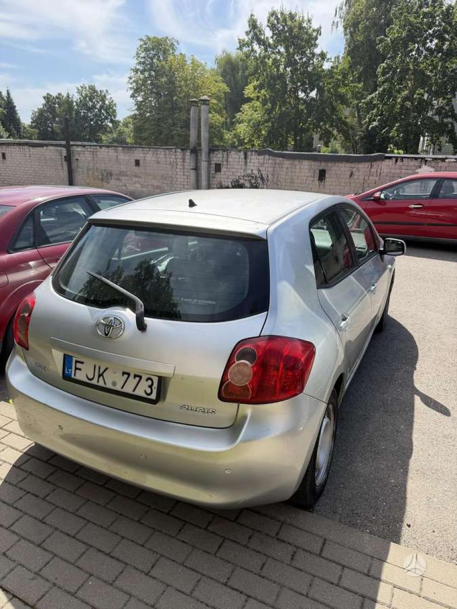 Pelēks Toyota Auris 2009 Kauņa, ar dzinēja tilpumu 1.60 L un nobraukumu 310 tūkst. km par 1999 €, foto 6 vietnē AUTOMOTO.COM.LV