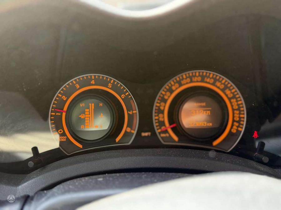 Pelēks Toyota Auris 2009 Kauņa, ar dzinēja tilpumu 1.60 L un nobraukumu 310 tūkst. km par 1999 €, foto 10 vietnē AUTOMOTO.COM.LV
