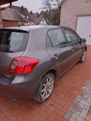 Grey Toyota Auris 2009 in Alytus, with an engine capacity of 2.00 L and mileage of 434 thousand km for 1900 €, photo 4 on AUTOMOTO.COM.LV