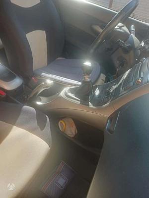 Grey Toyota Auris 2009 in Alytus, with an engine capacity of 2.00 L and mileage of 434 thousand km for 1900 €, photo 7 on AUTOMOTO.COM.LV