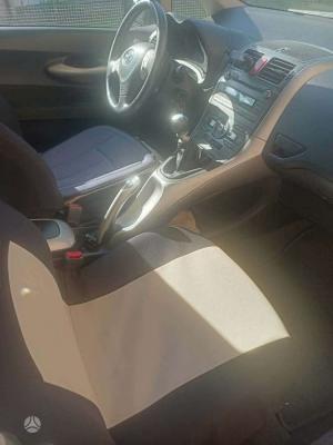 Grey Toyota Auris 2009 in Alytus, with an engine capacity of 2.00 L and mileage of 434 thousand km for 1900 €, photo 11 on AUTOMOTO.COM.LV