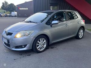 Pelēks Toyota Auris 2009 Viļņa, ar dzinēja tilpumu 0.00 L un nobraukumu 300 tūkst. km par 1950 €, foto  vietnē AUTOMOTO.COM.LV