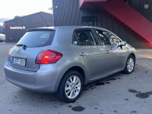 Pelēks Toyota Auris 2009 Viļņa, ar dzinēja tilpumu 0.00 L un nobraukumu 300 tūkst. km par 1950 €, foto 5 vietnē AUTOMOTO.COM.LV