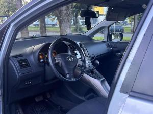 Pelēks Toyota Auris 2009 Viļņa, ar dzinēja tilpumu 0.00 L un nobraukumu 300 tūkst. km par 1950 €, foto 7 vietnē AUTOMOTO.COM.LV