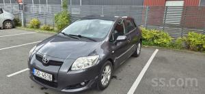 Pelēks Toyota Auris 2009 Rīga, ar dzinēja tilpumu 1.60 L un nobraukumu 116 tūkst. km par 3790 €, foto  vietnē AUTOMOTO.COM.LV
