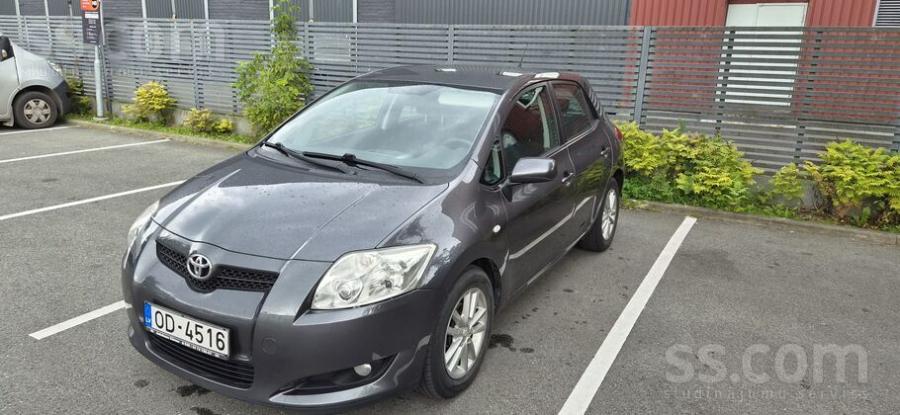 Pelēks Toyota Auris 2009 Rīga, ar dzinēja tilpumu 1.60 L un nobraukumu 116 tūkst. km par 3790 €, foto 1 vietnē AUTOMOTO.COM.LV