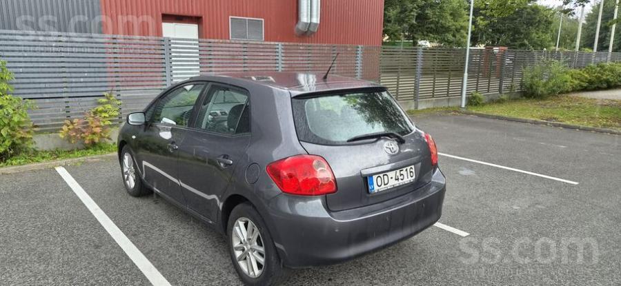 Pelēks Toyota Auris 2009 Rīga, ar dzinēja tilpumu 1.60 L un nobraukumu 116 tūkst. km par 3790 €, foto 4 vietnē AUTOMOTO.COM.LV
