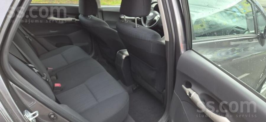 Pelēks Toyota Auris 2009 Rīga, ar dzinēja tilpumu 1.60 L un nobraukumu 116 tūkst. km par 3790 €, foto 8 vietnē AUTOMOTO.COM.LV