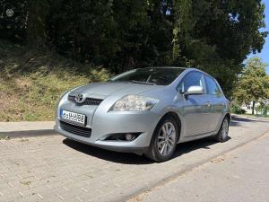 Pelēks Toyota Auris 2009 Viļņa, ar dzinēja tilpumu 1.60 L un nobraukumu 230 tūkst. km par 3200 €, foto  vietnē AUTOMOTO.COM.LV