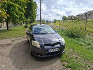 Grey Toyota Auris 2009 in Vilnius, with an engine capacity of 2.00 L and mileage of 161 thousand km for 2100 €, photo  on AUTOMOTO.COM.LV