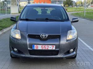 Pelēks Toyota Auris 2009 Rēzekne, ar dzinēja tilpumu 2.00 L un nobraukumu 295 tūkst. km par 2290 €, foto  vietnē AUTOMOTO.COM.LV