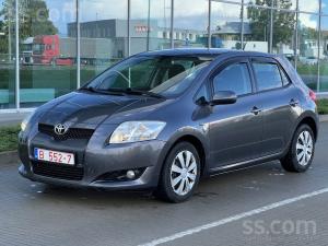Pelēks Toyota Auris 2009 Rēzekne, ar dzinēja tilpumu 2.00 L un nobraukumu 295 tūkst. km par 2290 €, foto 3 vietnē AUTOMOTO.COM.LV
