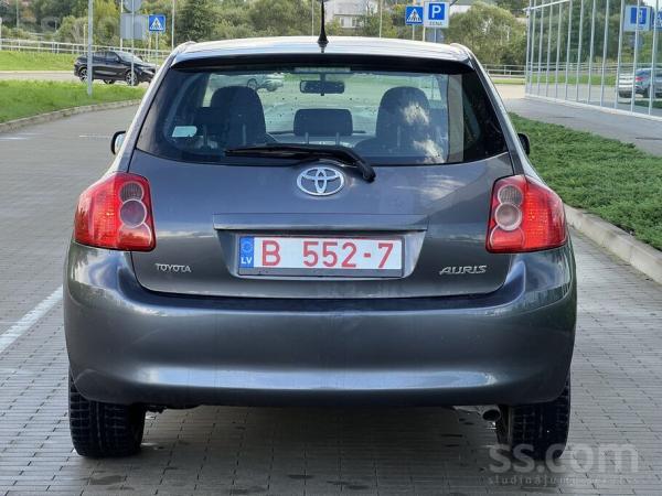 Pelēks Toyota Auris 2009 Rēzekne, ar dzinēja tilpumu 2.00 L un nobraukumu 295 tūkst. km par 2290 €, foto 6 vietnē AUTOMOTO.COM.LV