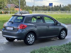 Pelēks Toyota Auris 2009 Rēzekne, ar dzinēja tilpumu 2.00 L un nobraukumu 295 tūkst. km par 2290 €, foto 7 vietnē AUTOMOTO.COM.LV