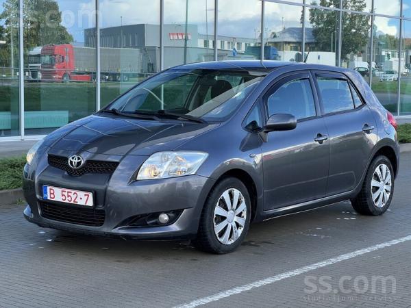 Toyota Auris 2009 Rēzekne vietnē Pelēks Toyota Auris 2009 Rēzekne, ar dzinēja tilpumu 2.00 L un nobraukumu 295 tūkst. km par 2290 €, foto 3 vietnē AUTOMOTO.COM.LV