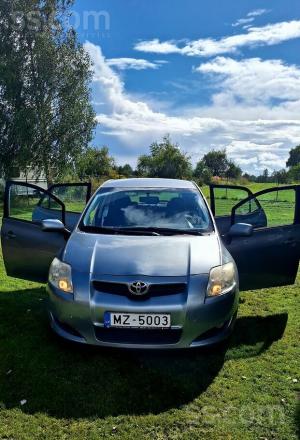 Grey Toyota Auris 2009 in Riga, with an engine capacity of 1.40 L and mileage of 209 thousand km for 1850 €, photo  on AUTOMOTO.COM.LV