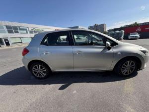 Pelēks Toyota Auris 2009 Viļņa, ar dzinēja tilpumu 1.60 L un nobraukumu 220 tūkst. km par 2500 €, foto 7 vietnē AUTOMOTO.COM.LV
