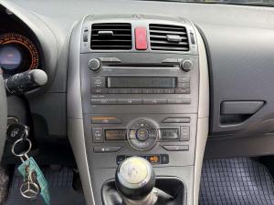 Pelēks Toyota Auris 2009 Viļņa, ar dzinēja tilpumu 1.60 L un nobraukumu 220 tūkst. km par 2500 €, foto 16 vietnē AUTOMOTO.COM.LV