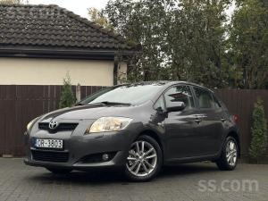 Pelēks Toyota Auris 2009 Daugavpils, ar dzinēja tilpumu 1.40 L un nobraukumu 190 tūkst. km par 3250 €, foto  vietnē AUTOMOTO.COM.LV