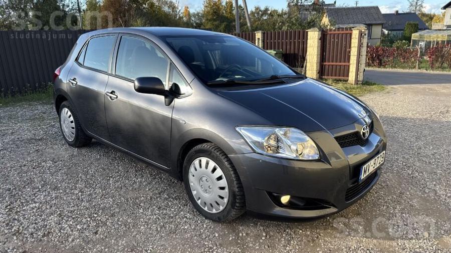 Pelēks Toyota Auris 2009 Rēzekne, ar dzinēja tilpumu 2.00 L un nobraukumu 230 tūkst. km par 2850 €, foto 7 vietnē AUTOMOTO.COM.LV