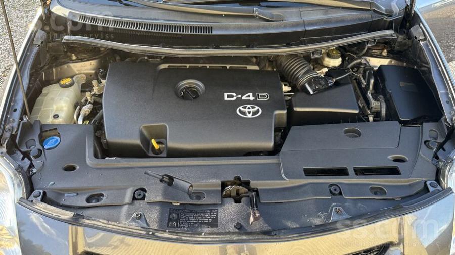 Pelēks Toyota Auris 2009 Rēzekne, ar dzinēja tilpumu 2.00 L un nobraukumu 230 tūkst. km par 2850 €, foto 19 vietnē AUTOMOTO.COM.LV