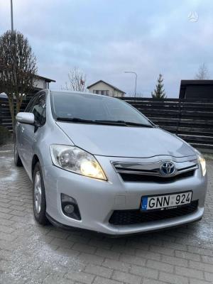 Grey Toyota Auris 2010 in Vilnius, with an engine capacity of 1.80 L and mileage of 129 thousand km for 5900 €, photo 3 on AUTOMOTO.COM.LV