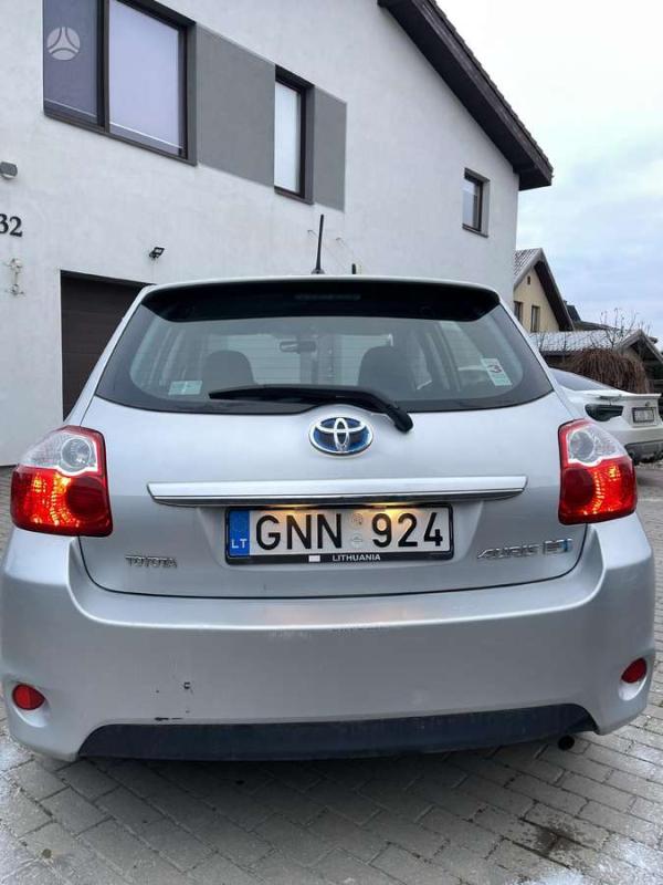 Grey Toyota Auris 2010 in Vilnius, with an engine capacity of 1.80 L and mileage of 129 thousand km for 5900 €, photo 4 on AUTOMOTO.COM.LV