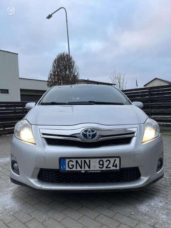 Grey Toyota Auris 2010 in Vilnius, with an engine capacity of 1.80 L and mileage of 129 thousand km for 5900 €, photo 5 on AUTOMOTO.COM.LV