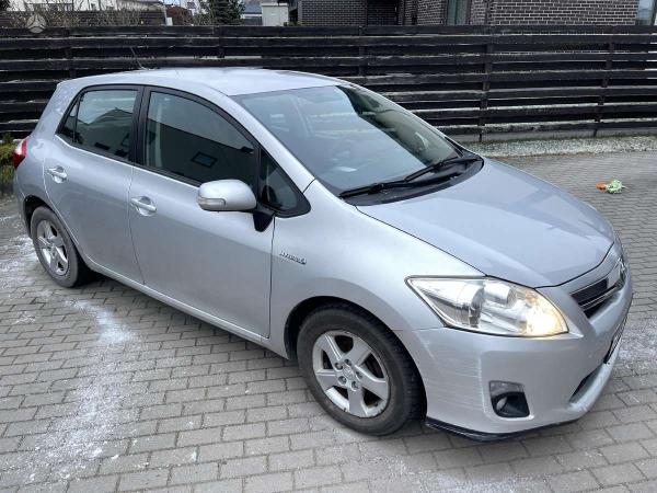 Grey Toyota Auris 2010 in Vilnius, with an engine capacity of 1.80 L and mileage of 129 thousand km for 5900 €, photo 6 on AUTOMOTO.COM.LV