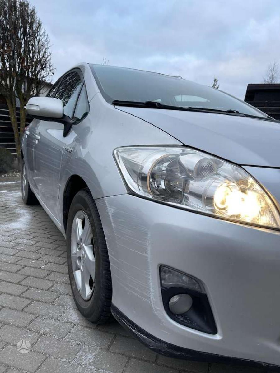 Grey Toyota Auris 2010 in Vilnius, with an engine capacity of 1.80 L and mileage of 129 thousand km for 5900 €, photo 9 on AUTOMOTO.COM.LV