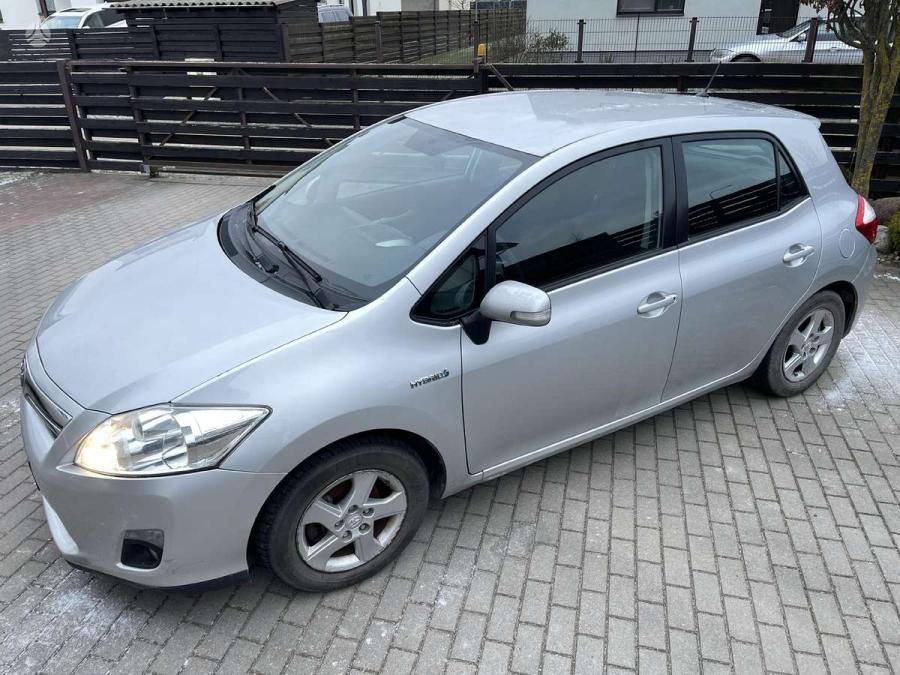 Grey Toyota Auris 2010 in Vilnius, with an engine capacity of 1.80 L and mileage of 129 thousand km for 5900 €, photo 11 on AUTOMOTO.COM.LV