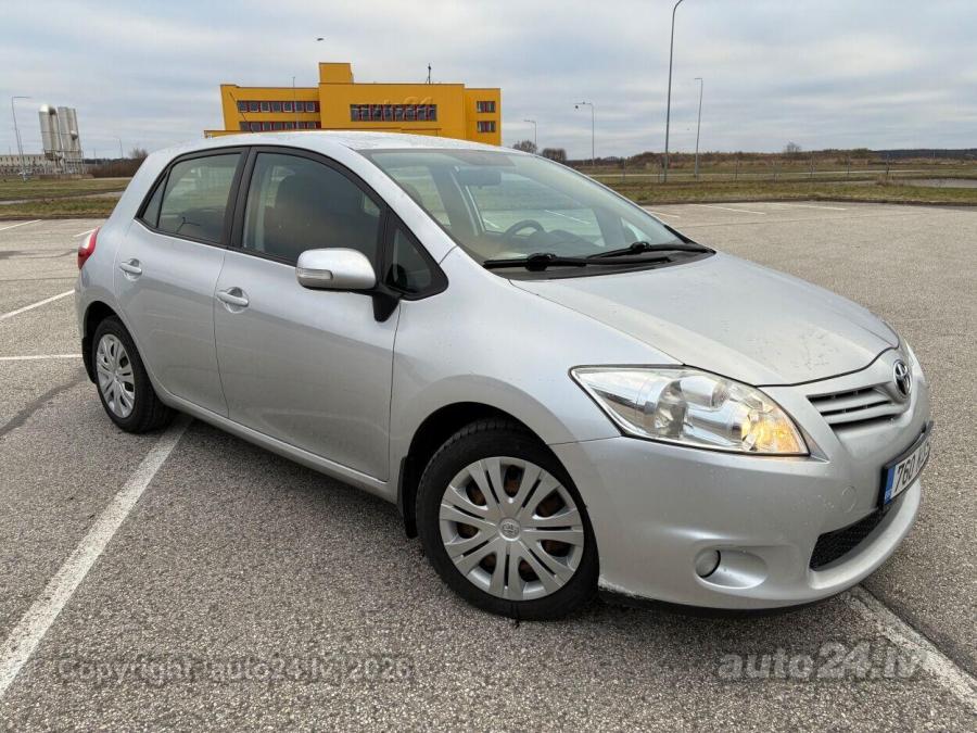 Pelēks Toyota Auris 2010 Tartu, ar dzinēja tilpumu 2.00 L un nobraukumu 224 tūkst. km par 4700 €, foto 1 vietnē AUTOMOTO.COM.LV