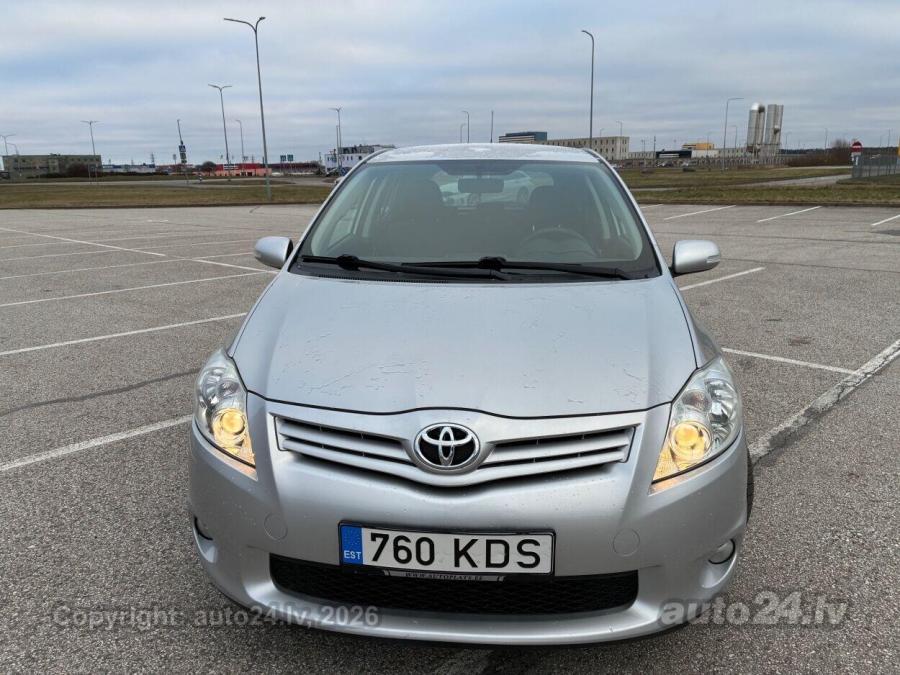 Pelēks Toyota Auris 2010 Tartu, ar dzinēja tilpumu 2.00 L un nobraukumu 224 tūkst. km par 4700 €, foto 3 vietnē AUTOMOTO.COM.LV