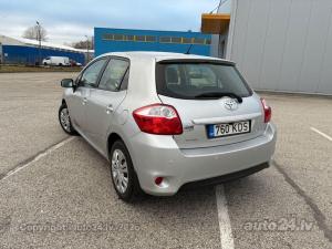Pelēks Toyota Auris 2010 Tartu, ar dzinēja tilpumu 2.00 L un nobraukumu 224 tūkst. km par 4700 €, foto 5 vietnē AUTOMOTO.COM.LV