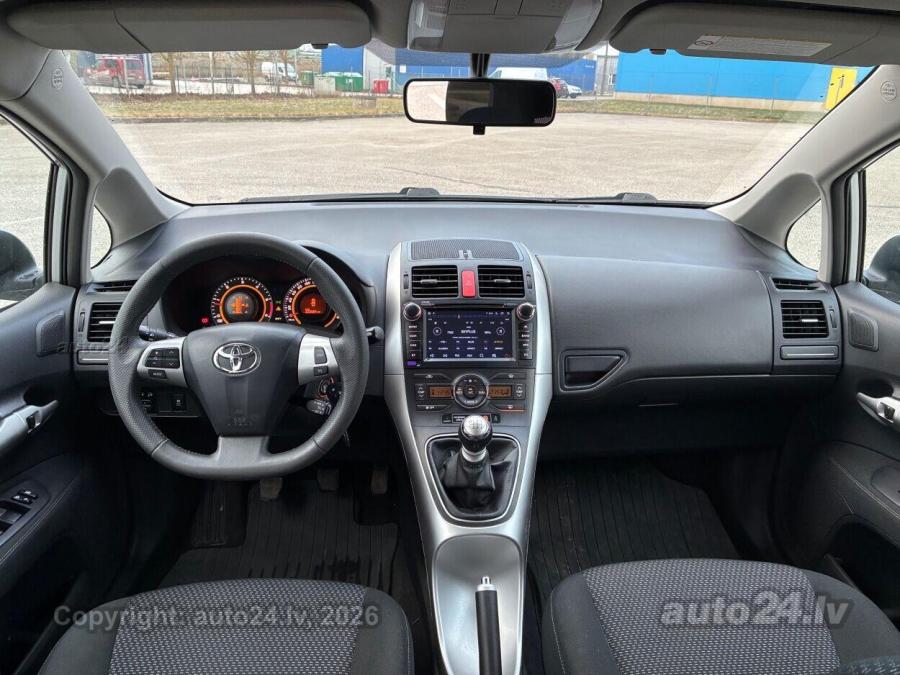 Pelēks Toyota Auris 2010 Tartu, ar dzinēja tilpumu 2.00 L un nobraukumu 224 tūkst. km par 4700 €, foto 10 vietnē AUTOMOTO.COM.LV