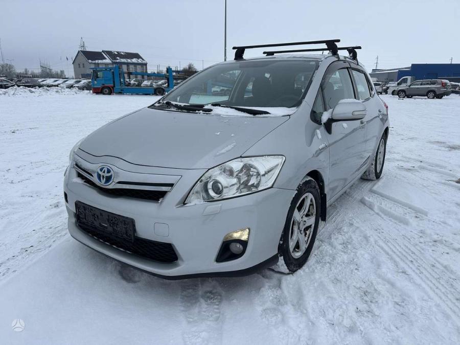 Pelēks Toyota Auris 2010 Marijampole, ar dzinēja tilpumu 1.80 L un nobraukumu 271 tūkst. km par 3250 €, foto 1 vietnē AUTOMOTO.COM.LV