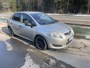 Pelēks Toyota Auris 2010 Ukmergė, ar dzinēja tilpumu 1.30 L un nobraukumu 267 tūkst. km par 2300 €, foto  vietnē AUTOMOTO.COM.LV