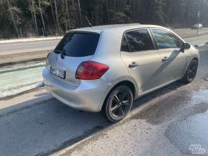 Grey Toyota Auris 2010 in Ukmerge, with an engine capacity of 1.30 L and mileage of 267 thousand km for 2300 €, photo 5 on AUTOMOTO.COM.LV