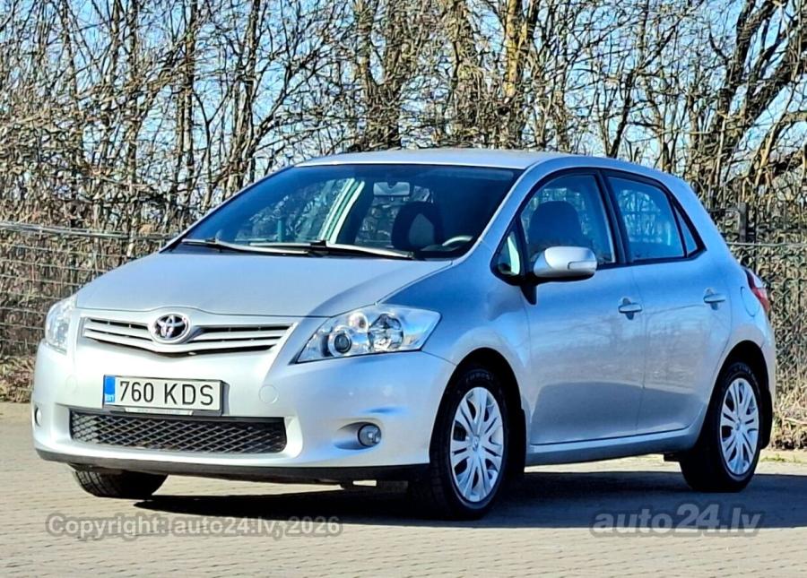 Pelēks Toyota Auris 2010 Tartu, ar dzinēja tilpumu 2.00 L un nobraukumu 223 tūkst. km par 3990 €, foto 1 vietnē AUTOMOTO.COM.LV