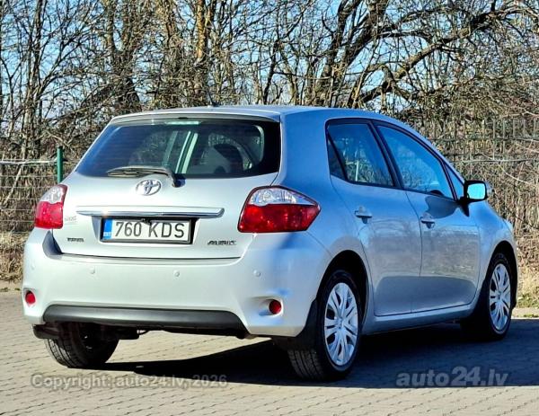 Pelēks Toyota Auris 2010 Tartu, ar dzinēja tilpumu 2.00 L un nobraukumu 223 tūkst. km par 3990 €, foto 3 vietnē AUTOMOTO.COM.LV
