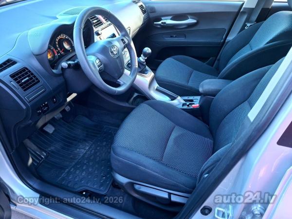 Pelēks Toyota Auris 2010 Tartu, ar dzinēja tilpumu 2.00 L un nobraukumu 223 tūkst. km par 3990 €, foto 6 vietnē AUTOMOTO.COM.LV