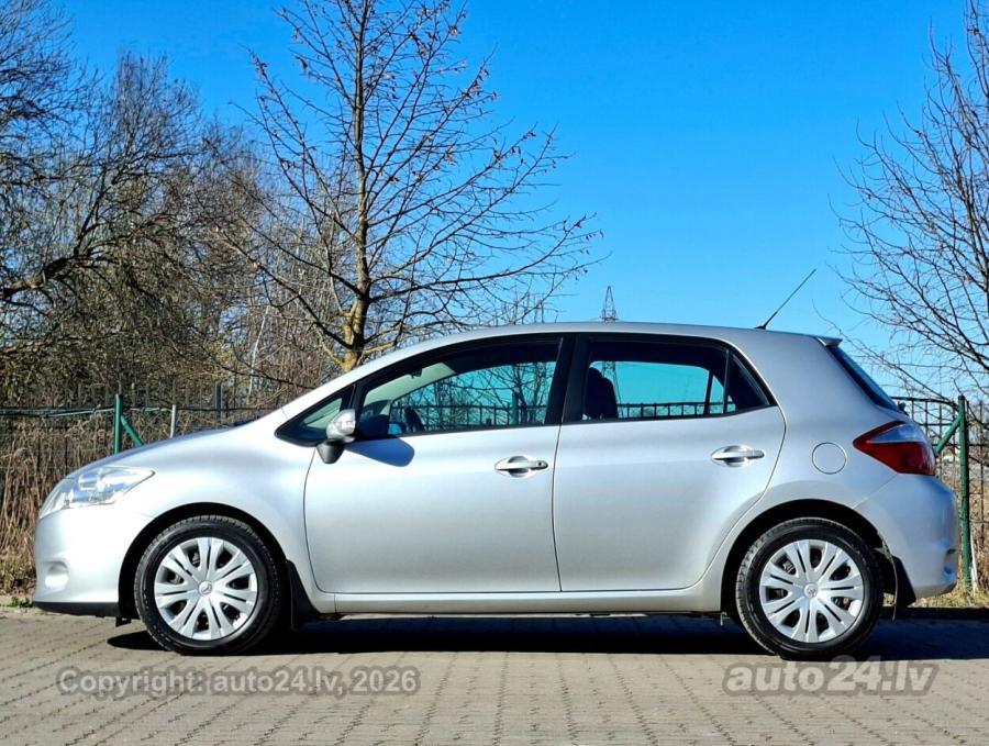 Pelēks Toyota Auris 2010 Tartu, ar dzinēja tilpumu 2.00 L un nobraukumu 223 tūkst. km par 3990 €, foto 19 vietnē AUTOMOTO.COM.LV